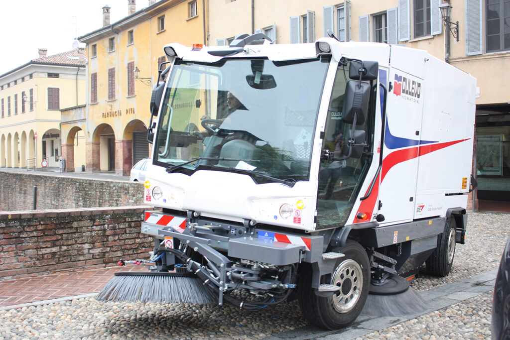 Dulevo 6000 - SweepersnScrubbers