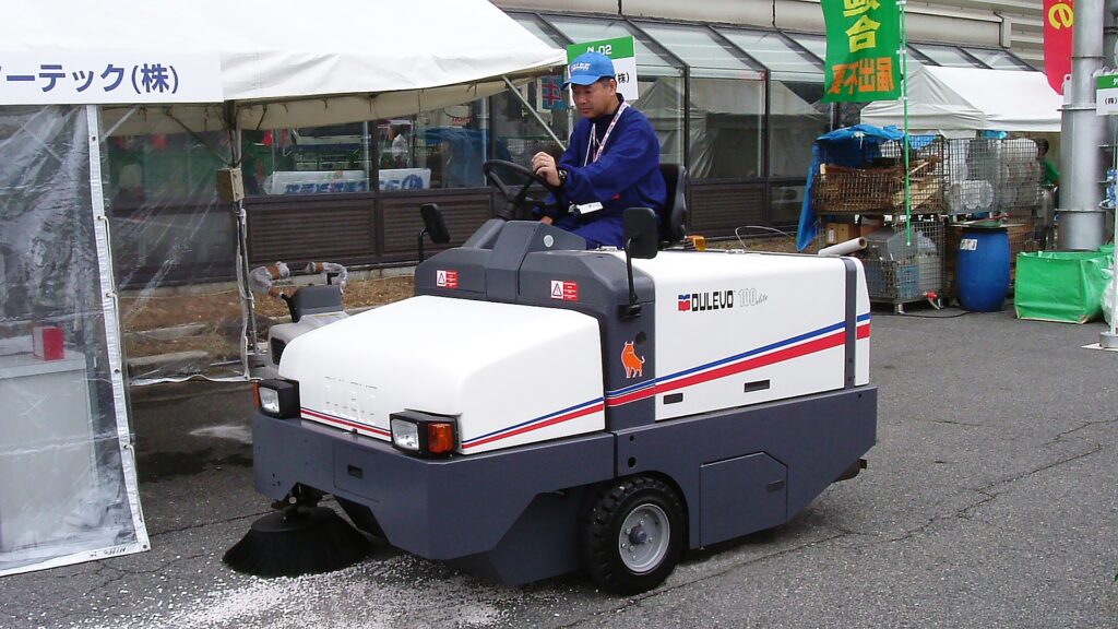 Dulevo 100 - SweepersnScrubbers