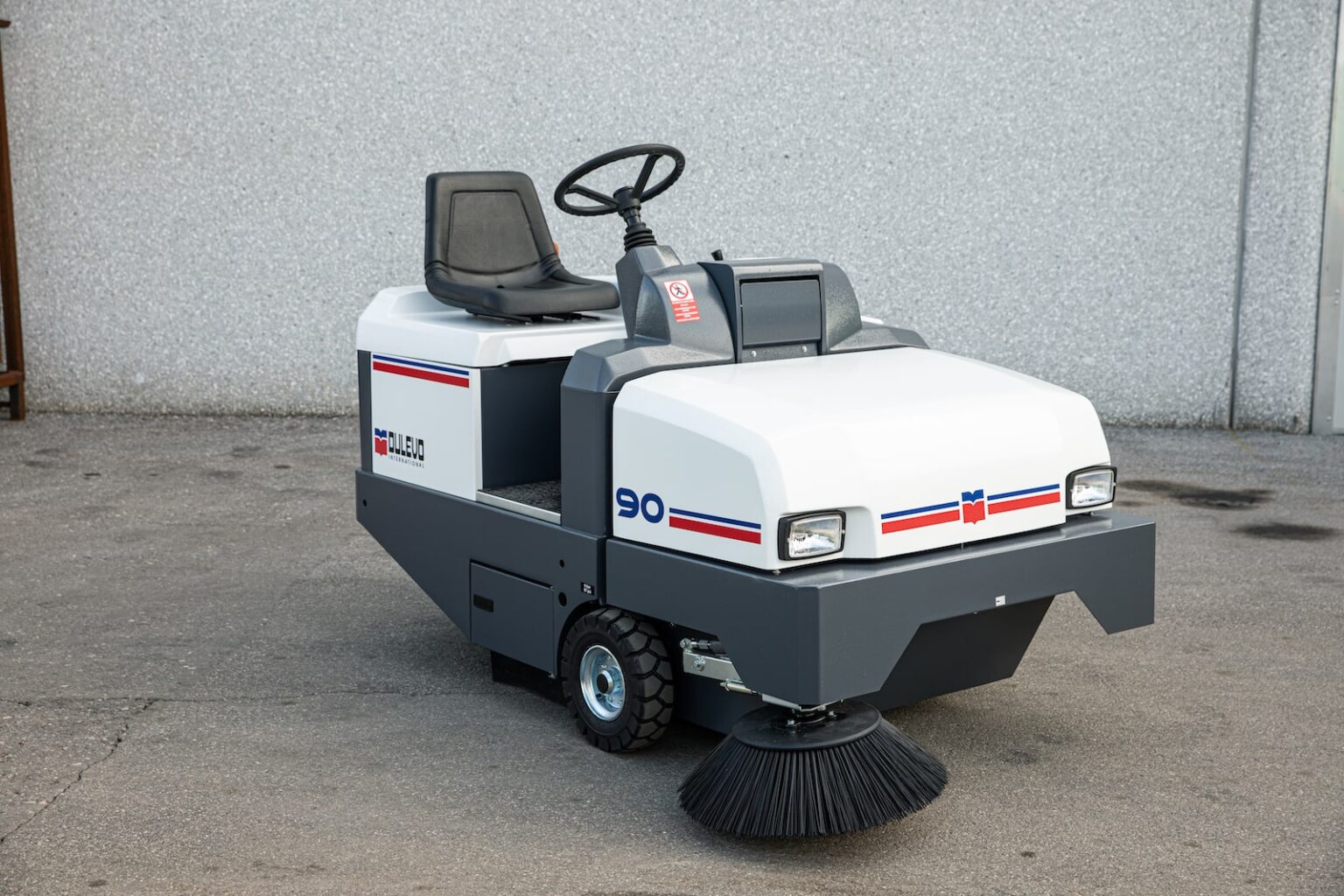 Dulevo 90 - SweepersnScrubbers