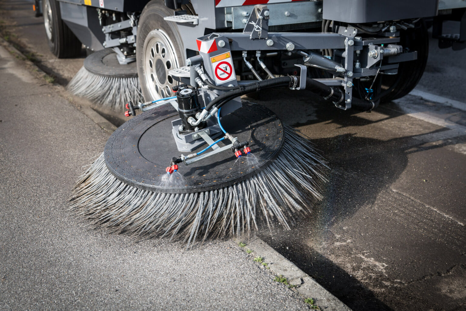 Dulevo 6000 CNG - SweepersnScrubbers